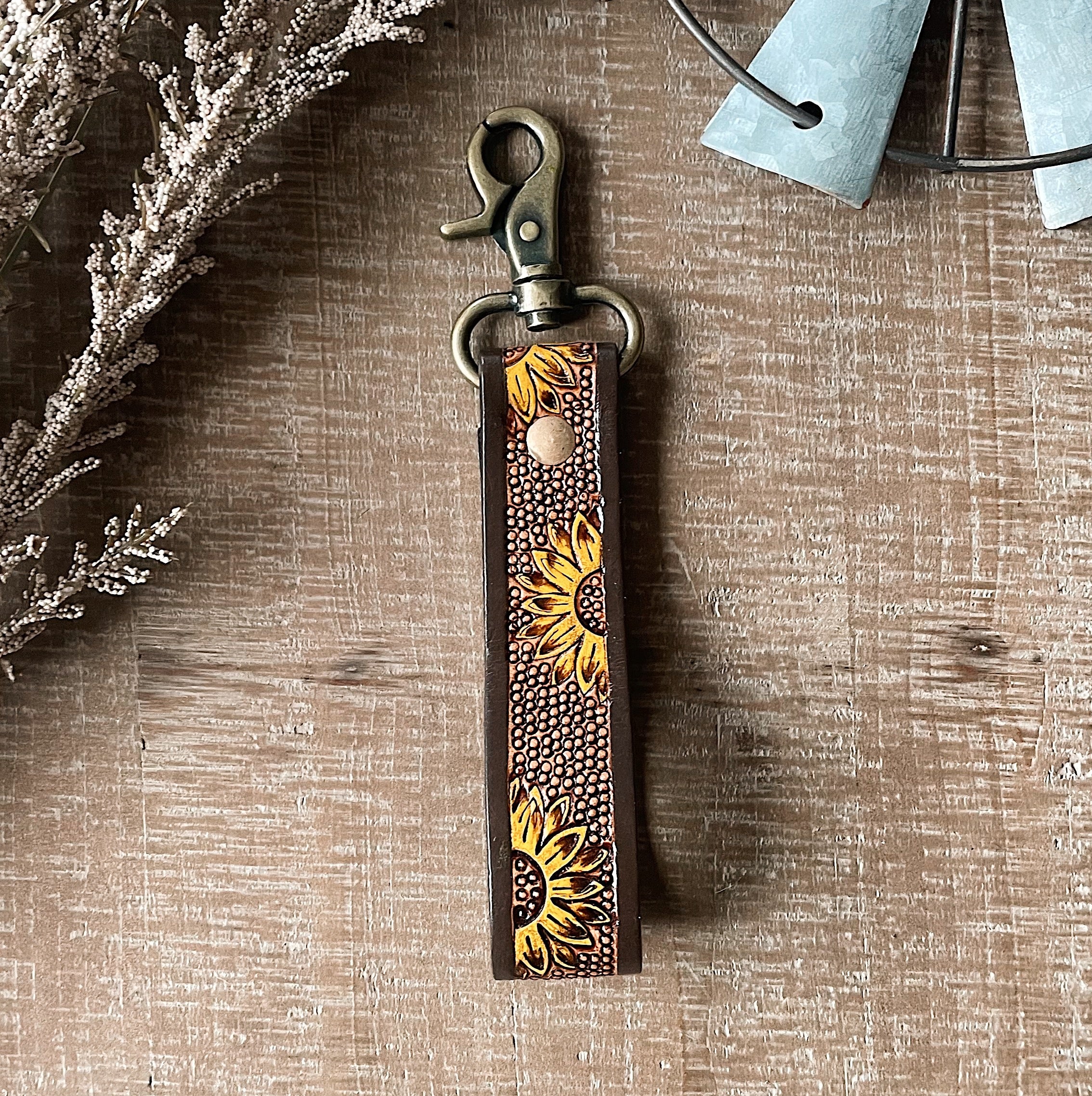 Chateau Key Fob – Buckin' Cowgirl